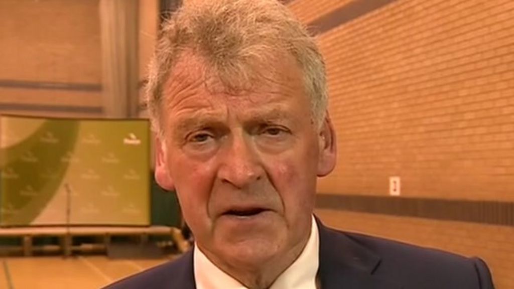 Glyn Davies MP 'happy for Lib Dem coalition' - BBC News