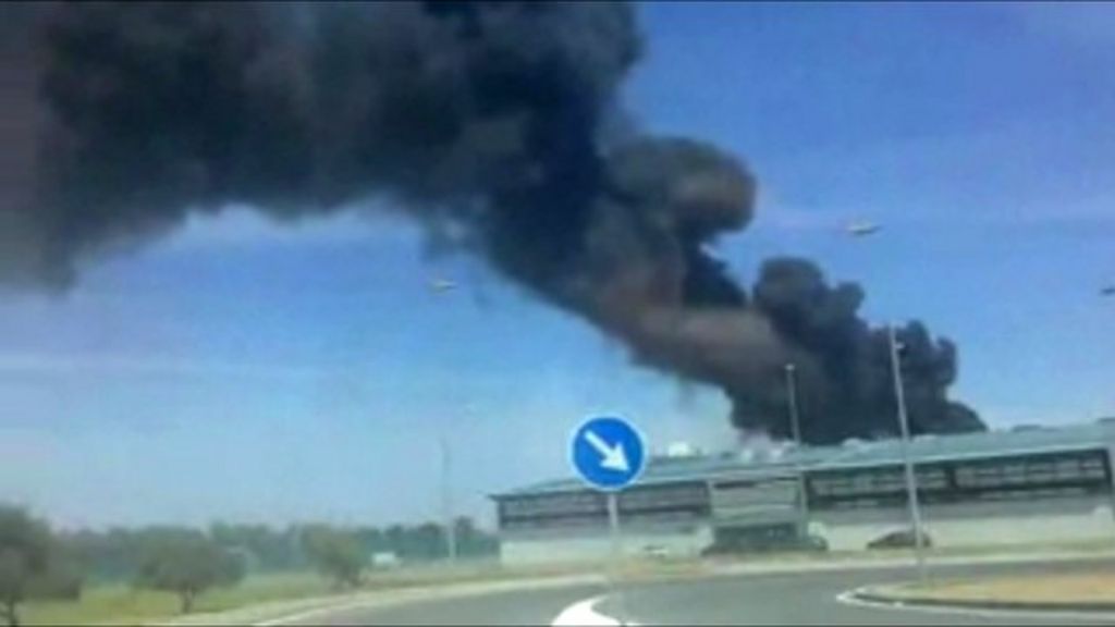 Spain: Four dead after military plane crash - BBC News