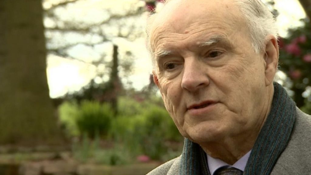 Keele family ended up adopting World War Two evacuee - BBC News