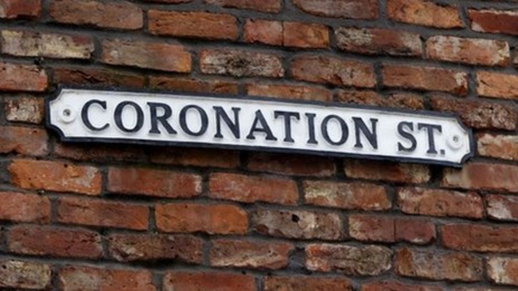 Coronation Street objects to tram route over noise fears - BBC News
