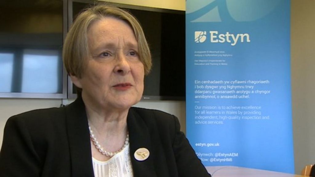 'Faith' in teachers despite budget cuts - outgoing Estyn chief - BBC News