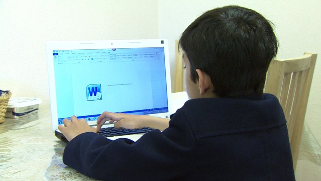 Six-year-old tech whizz passes Microsoft exam - BBC Newsround