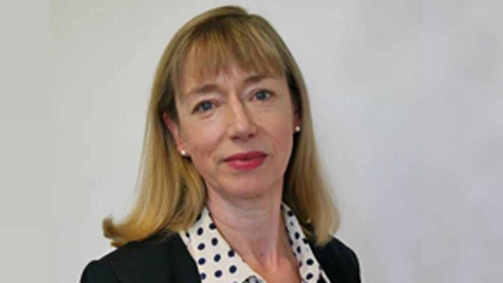 Leslie Evans announced as Scotland's top civil servant - BBC News