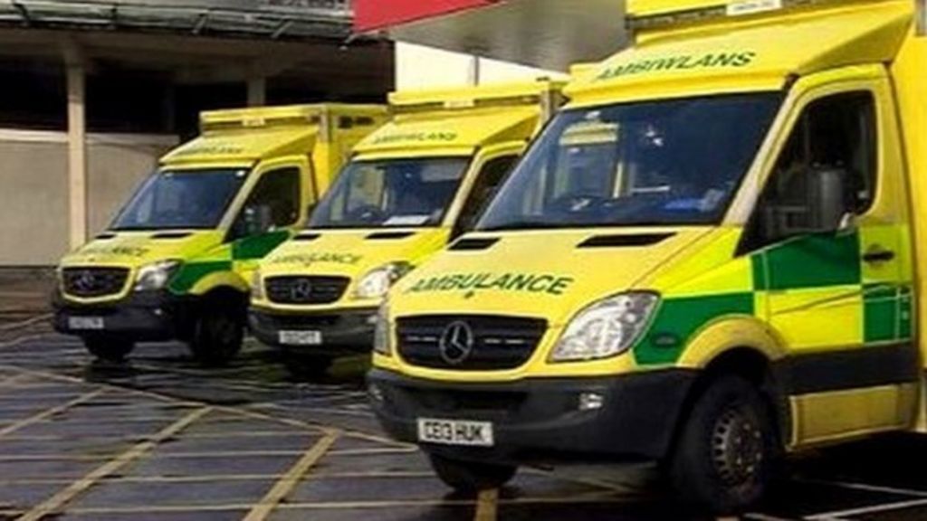 Welsh Ambulance 999 response improves for fourth month - BBC News