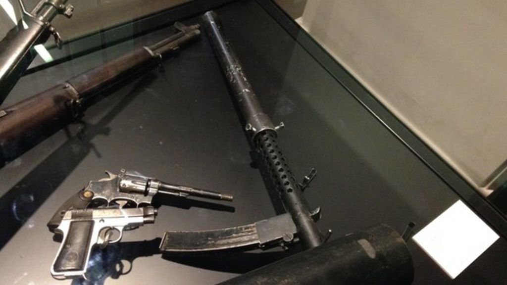 Murder weapon discovered in Imperial War Museum display - BBC News