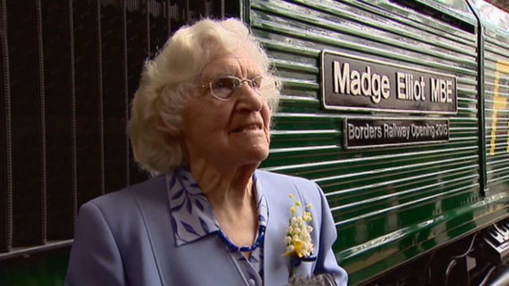 Borders railway campaigner Madge Elliot honoured - BBC News