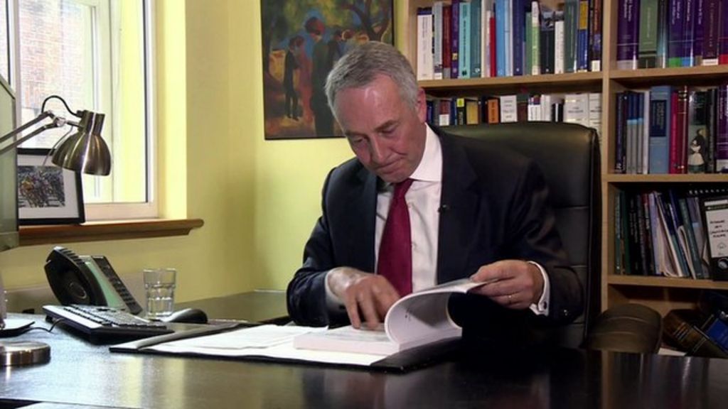 Terror watchdog says new laws needed for online surveillance - BBC News