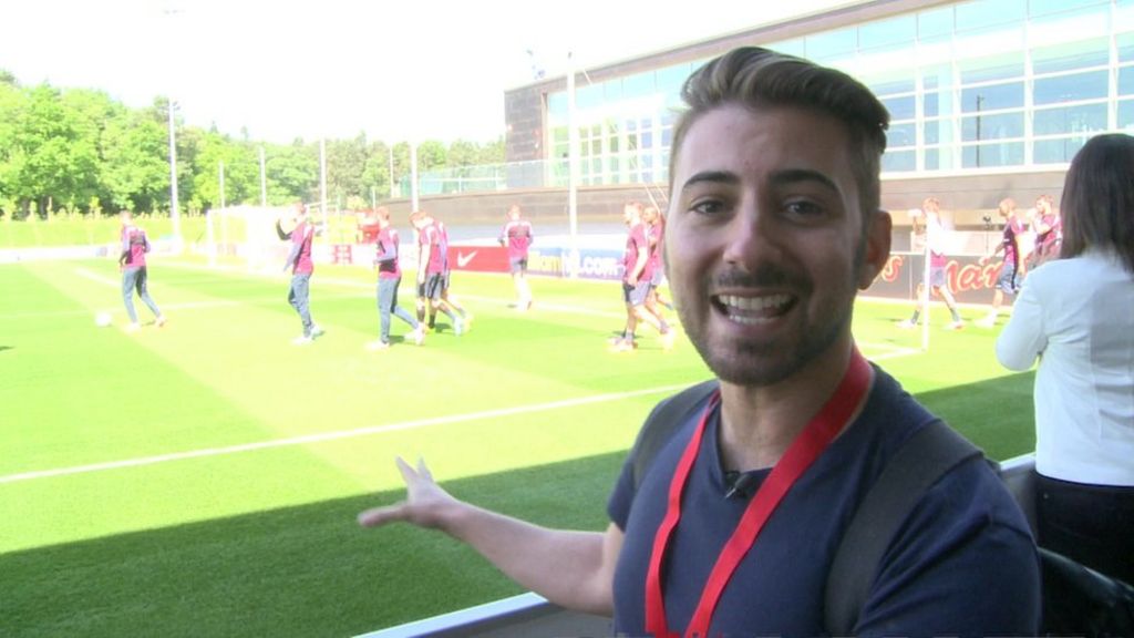 Behind-the-scenes at England's football HQ - BBC Newsround