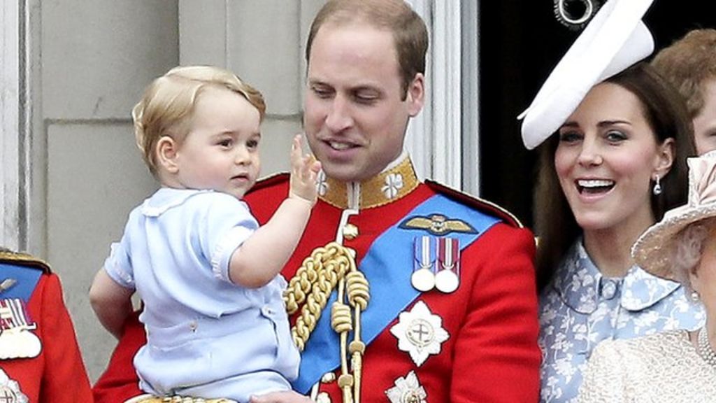 Prince George eyes crowd at Queen's official birthday - BBC News