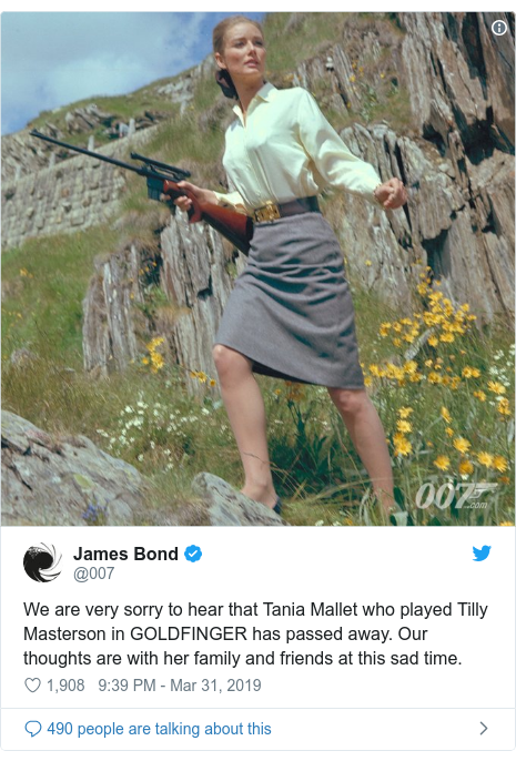 Tania Mallet: Goldfinger actress dies aged 77 - BBC News