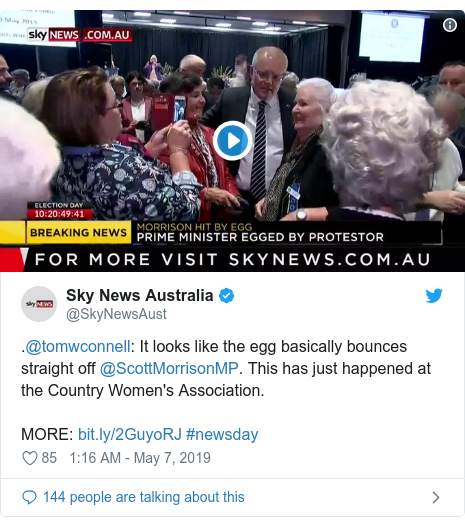 Australia PM Scott Morrison egged on campaign trail - BBC News