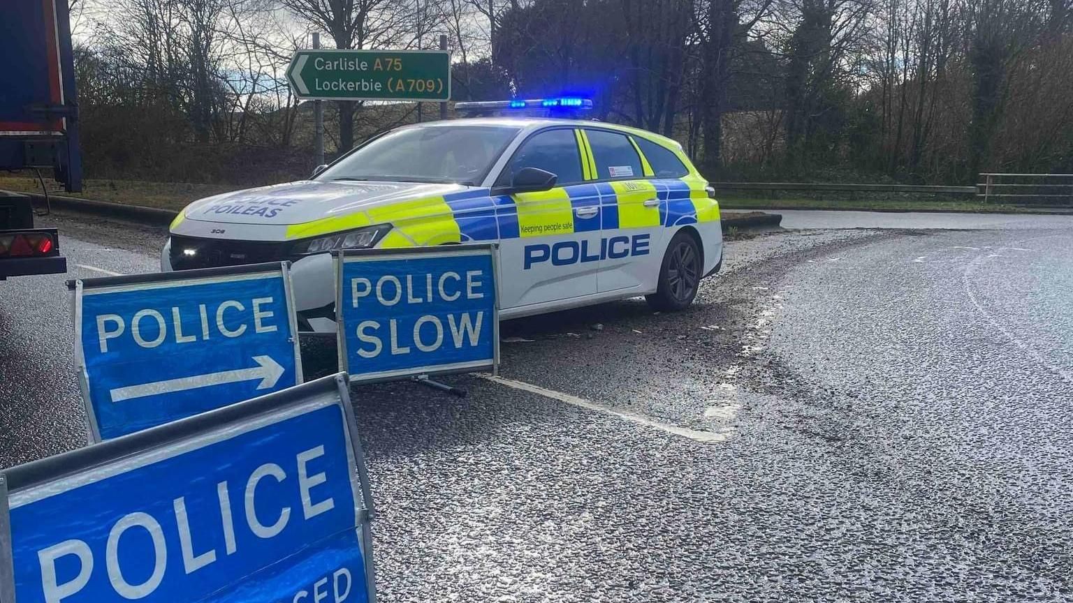 Man killed in two-vehicle crash on A75 near Dumfries - BBC News