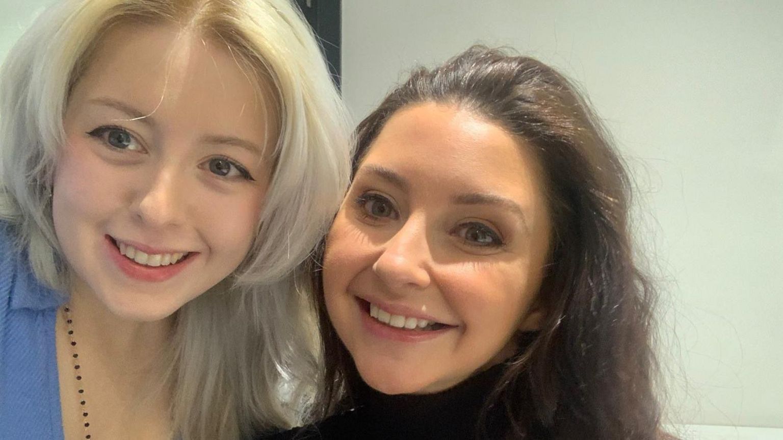 'We went viral as Oompa Loompas but we're just normal people' - BBC News