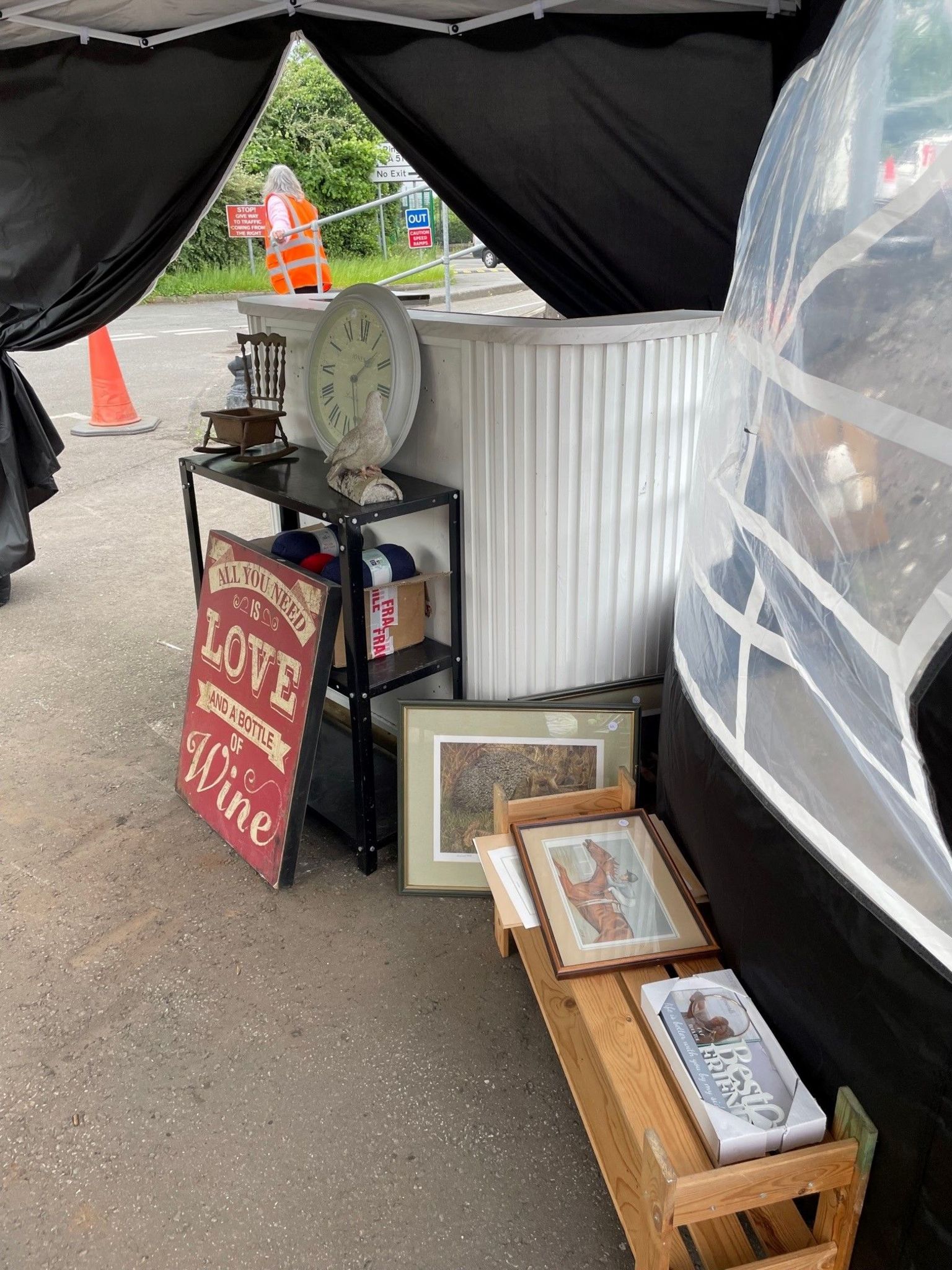 Derby tip site turned into pop-up shop selling rubbish - BBC News