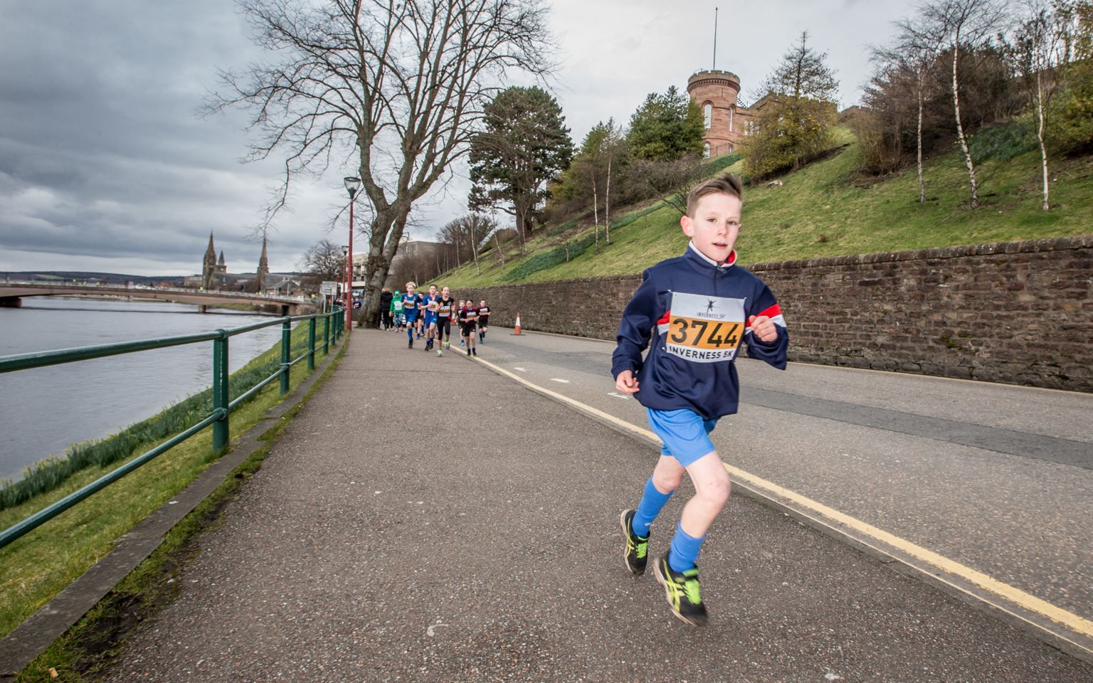 In pictures: Inverness Half Marathon and 5k - BBC News