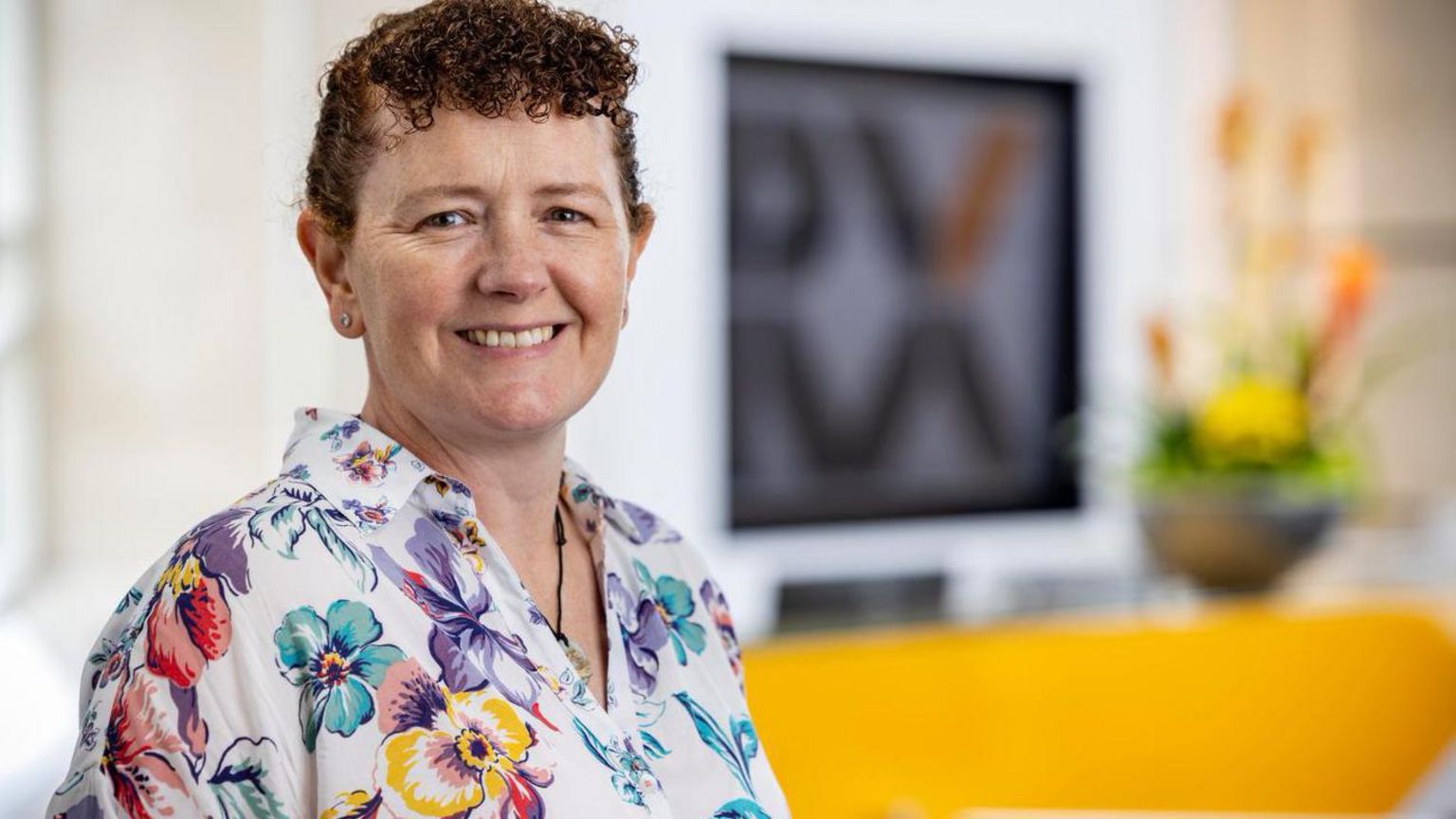 Brighton Navy veteran wins diversity award for fighting LGBT ban - BBC News