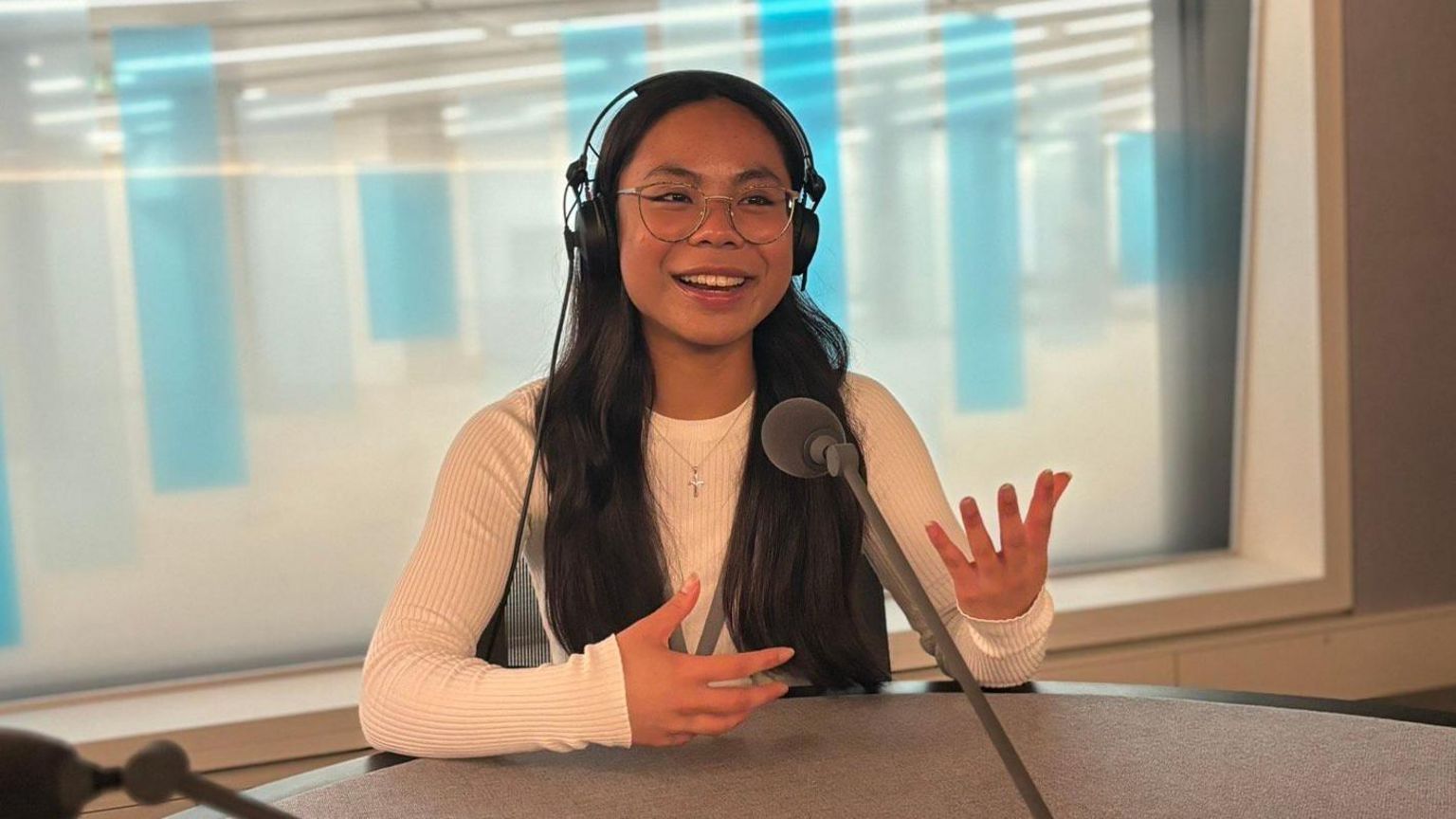 National service: Young people respond to Conservative plan - BBC News