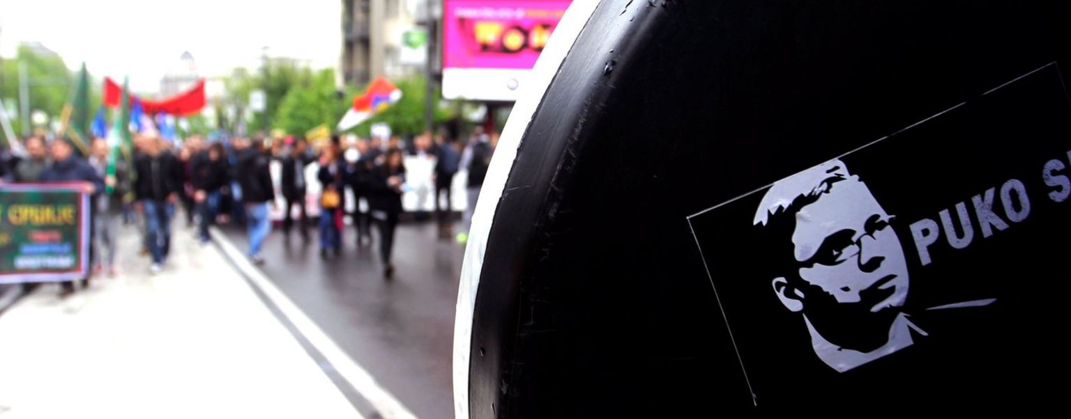 Serbia protests: Anger, eggs and chanting at 'anti-dictatorship ...