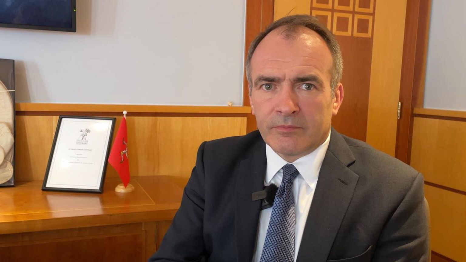 Fearful and unsafe culture for Manx doctors, medical union finds - BBC News