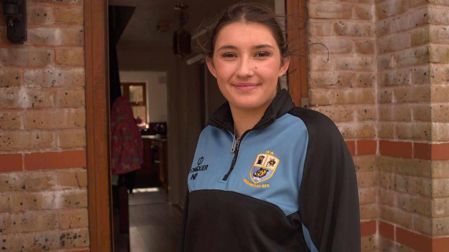 Tata: 'Ry'n ni eisiau teulu – mae popeth yn y fantol' - BBC Cymru Fyw