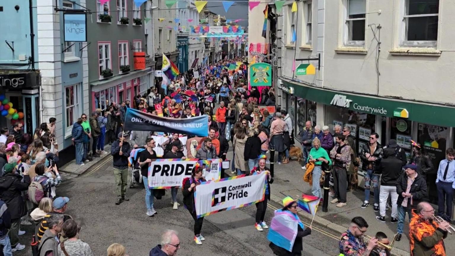 Cornwall Pride returns to Falmouth for 50th event - BBC News