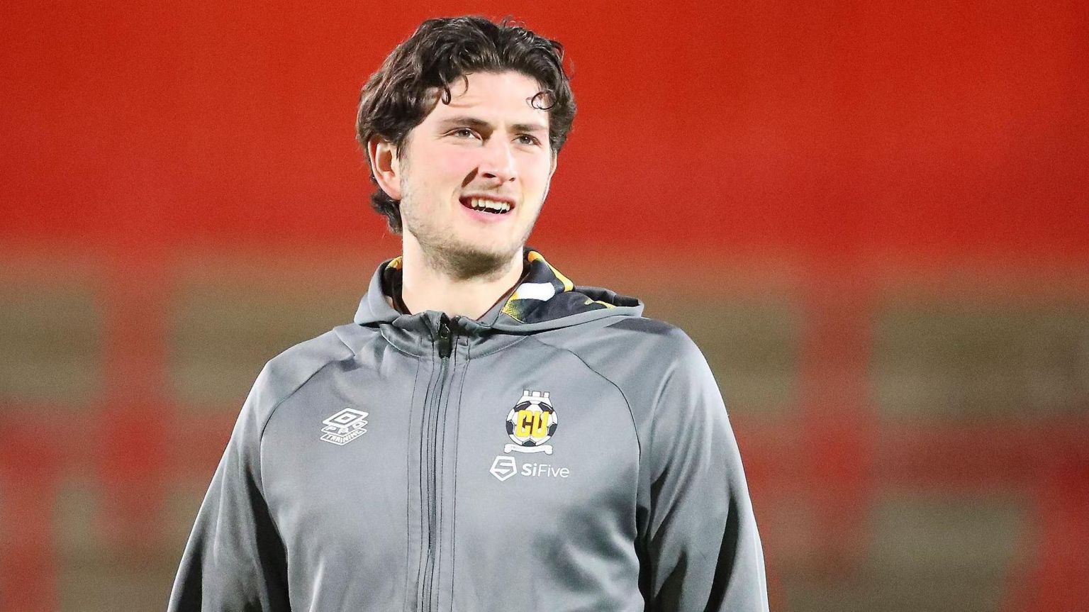 Zeno Ibsen Rossi: Cambridge defender signs new contract - BBC Sport