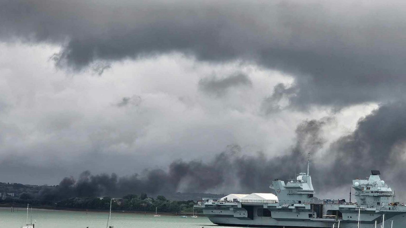 Portsmouth fire: M275 reopens after fire caused closure - BBC News