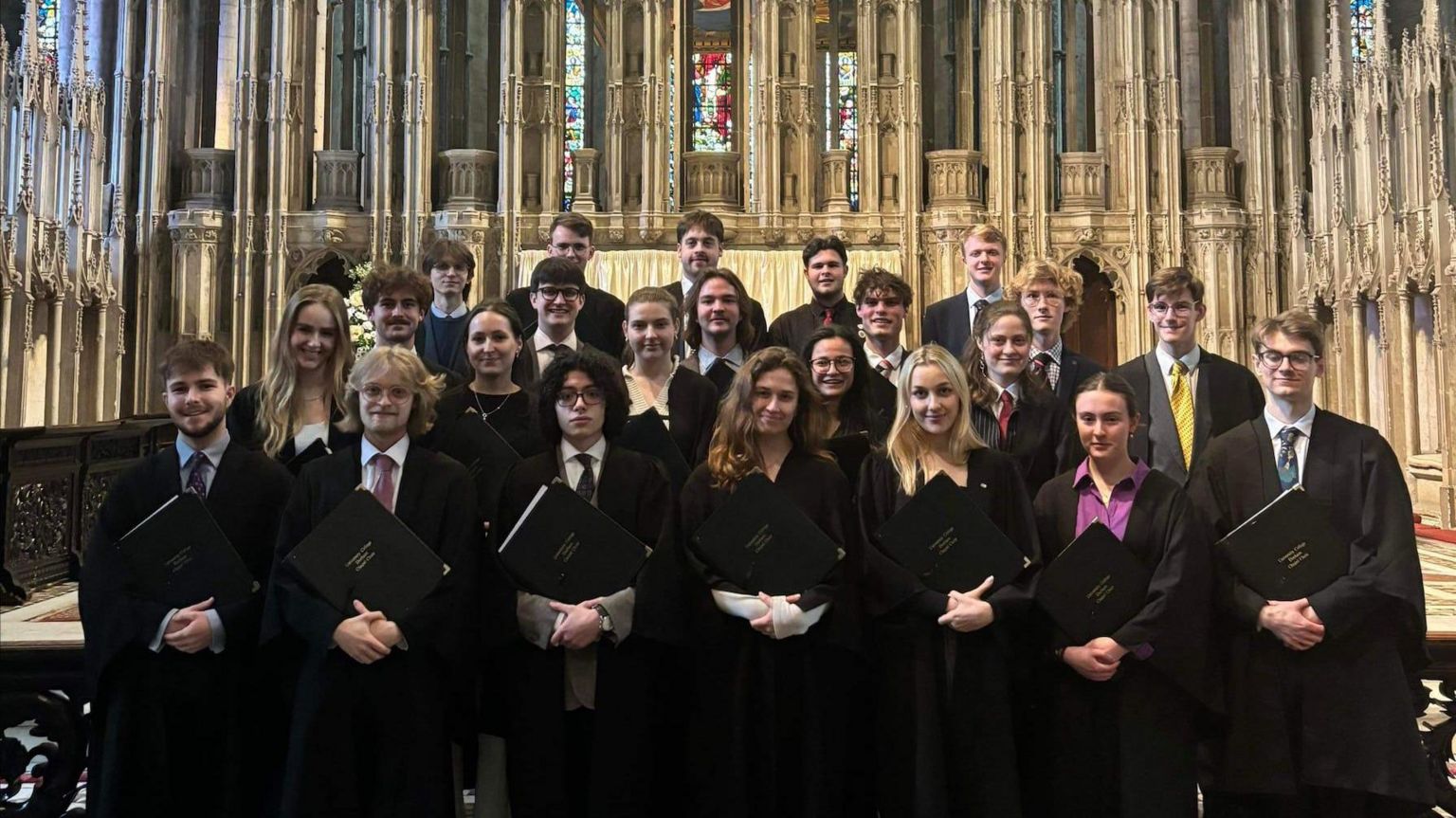 Durham University choir to sing at Vatican Mass - BBC News