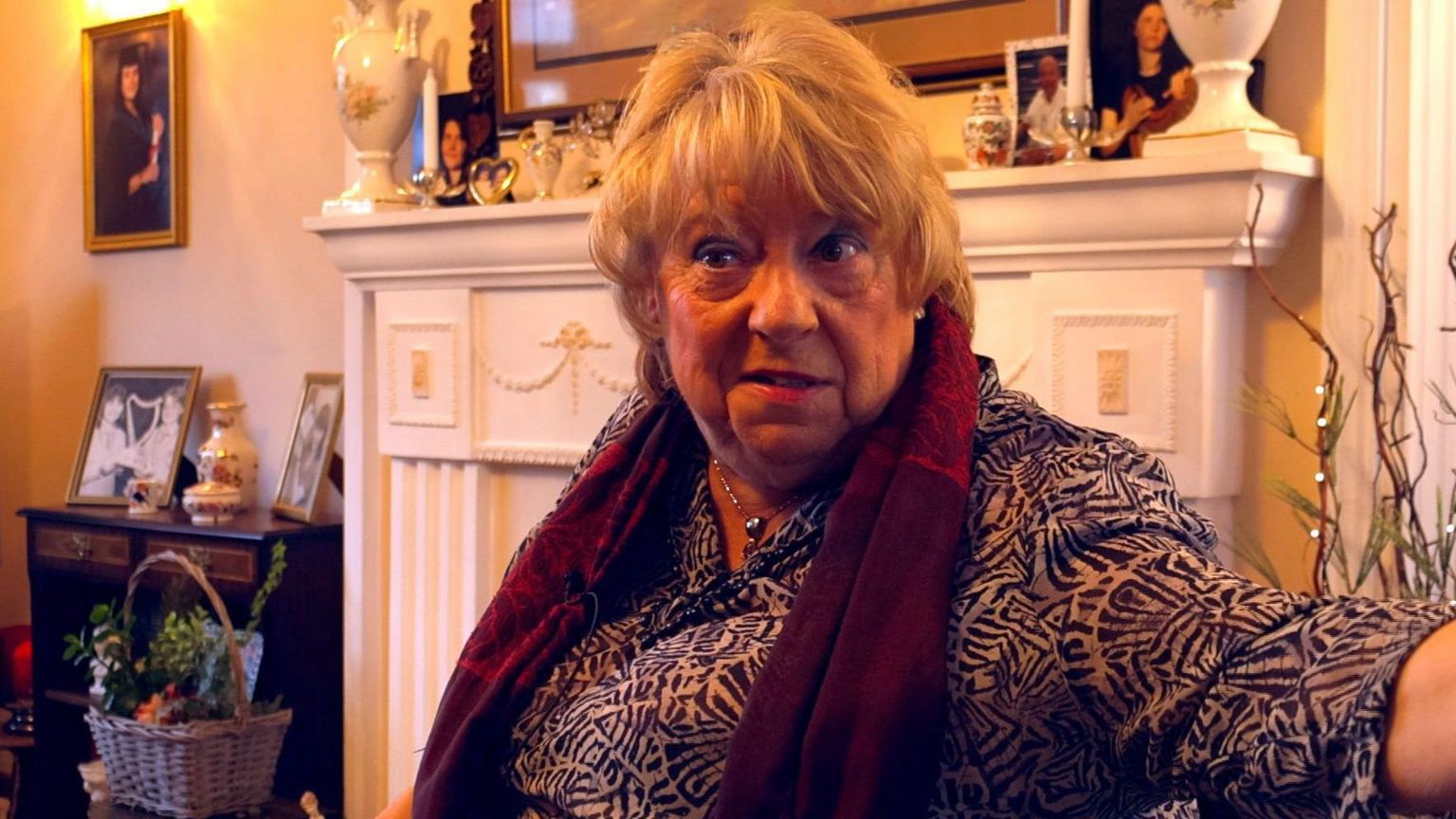 Prinder meddygon: 'Allwn ni ddim gadael i bethau wywo' - BBC Cymru Fyw