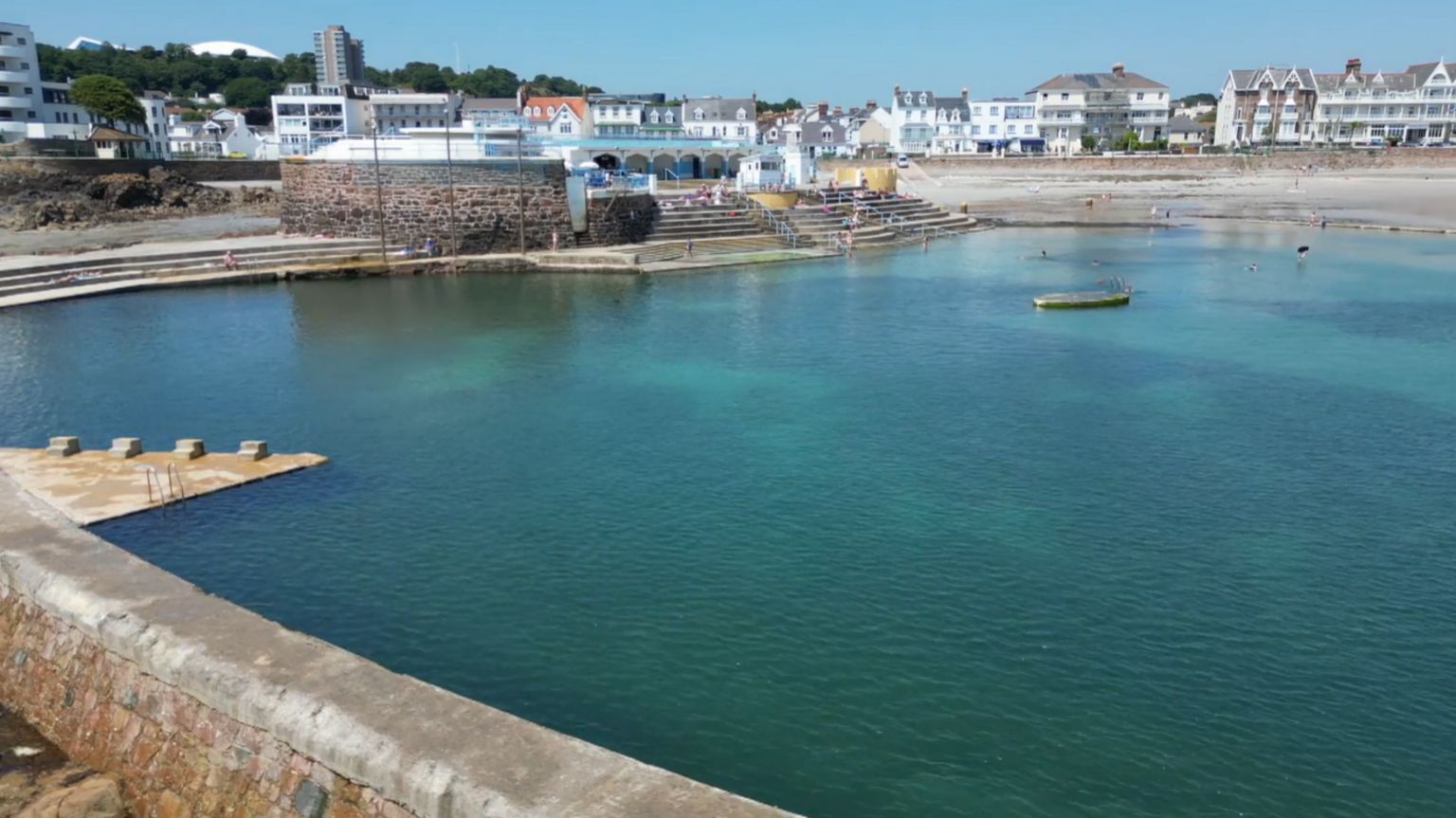 Jersey officials conduct research visit to Guernsey bathing pools - BBC ...