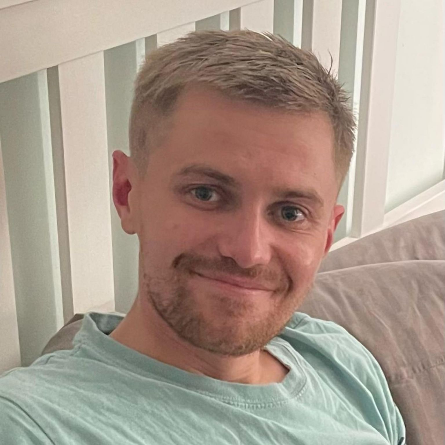 Two murder arrests after man, 30, fatally stabbed in Hayes - BBC News