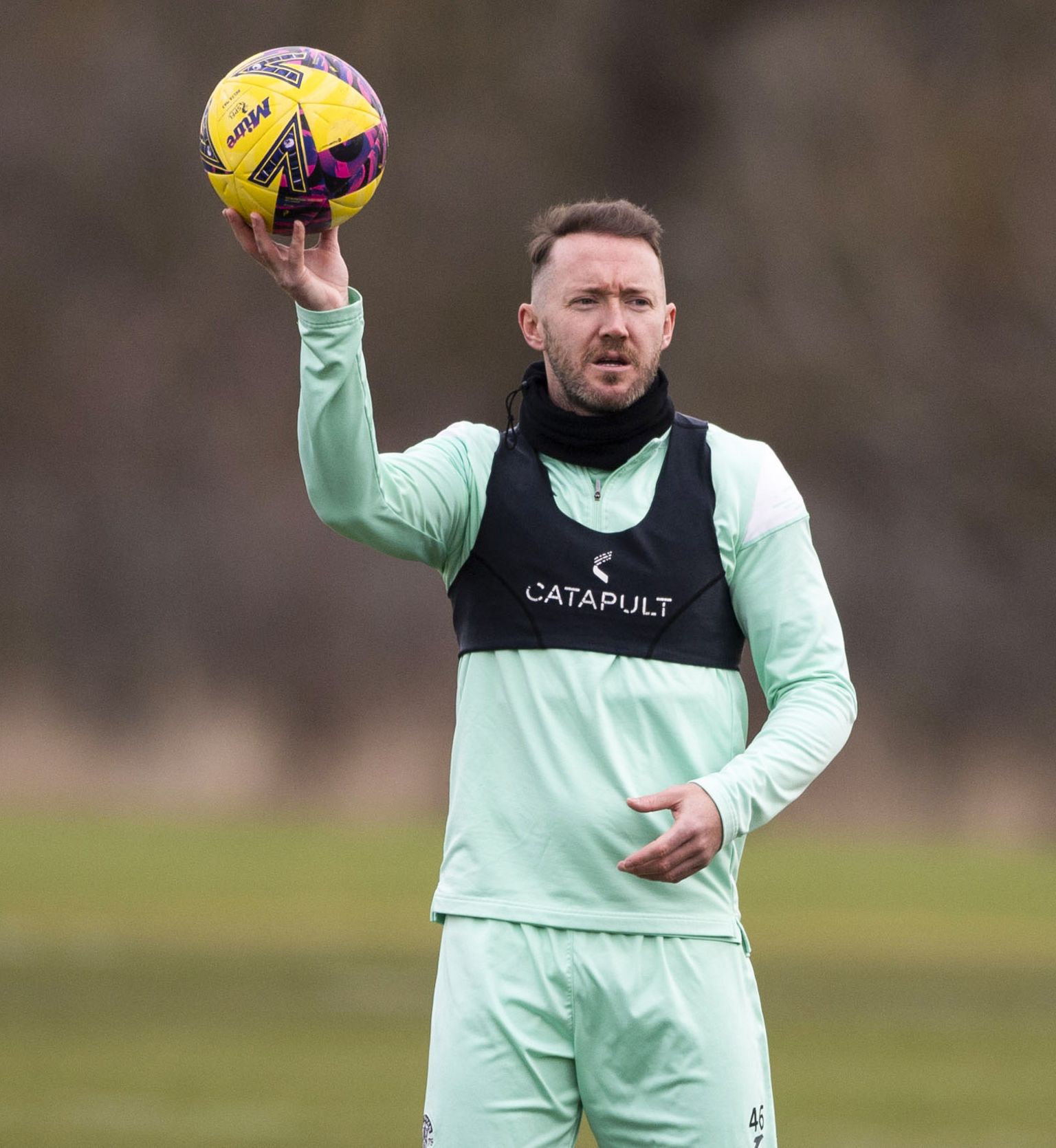 Aiden McGeady, 37, keen to keep playing after Hibs departure - BBC Sport