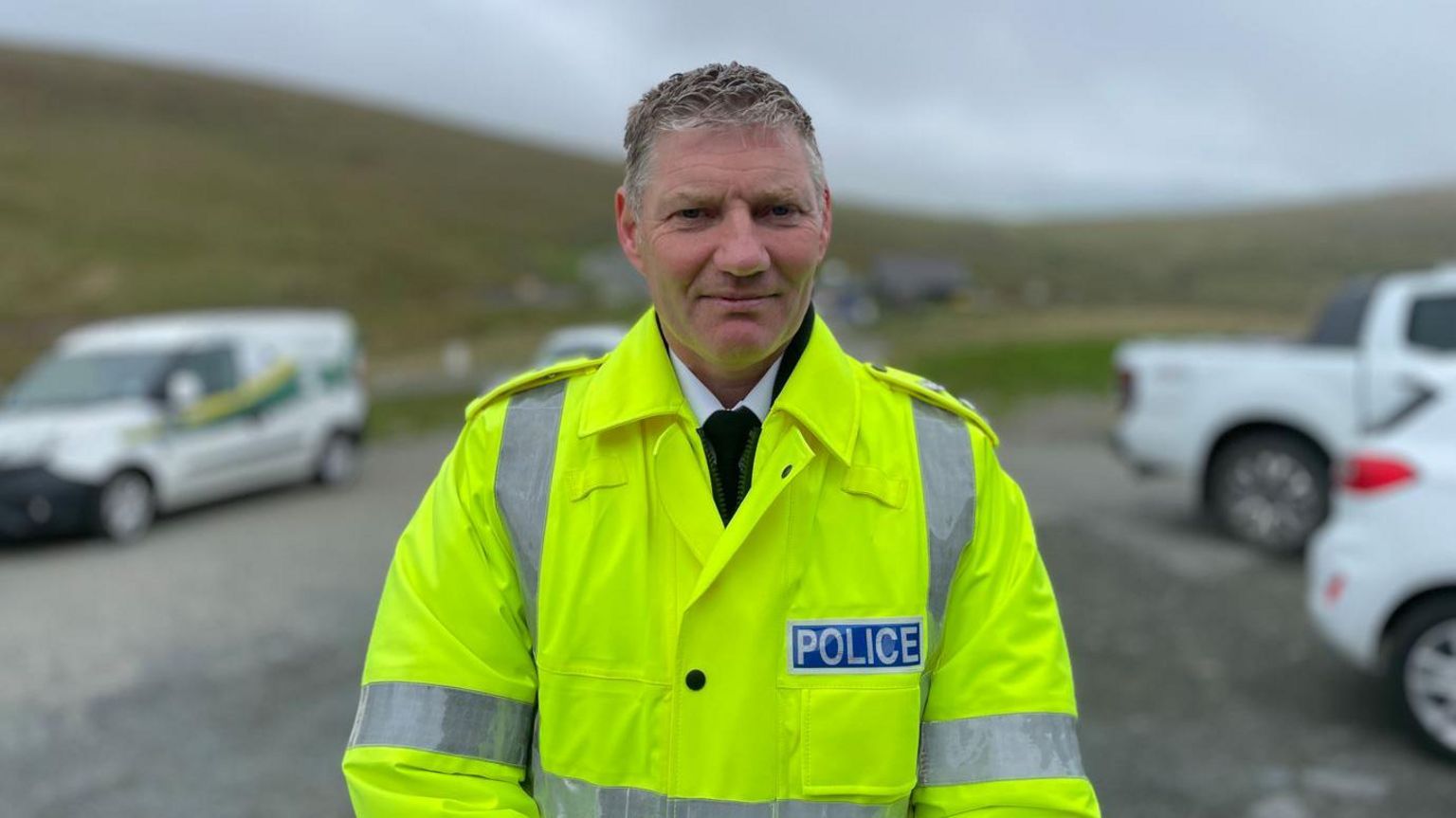 Police urge Isle of Man TT fans to stick to their limits - BBC News