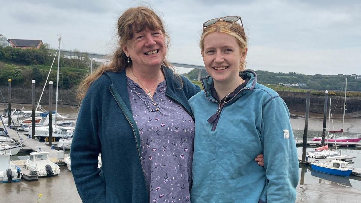 Her hwylio yn magu hyder wrth frwydro gorbryder - BBC Cymru Fyw