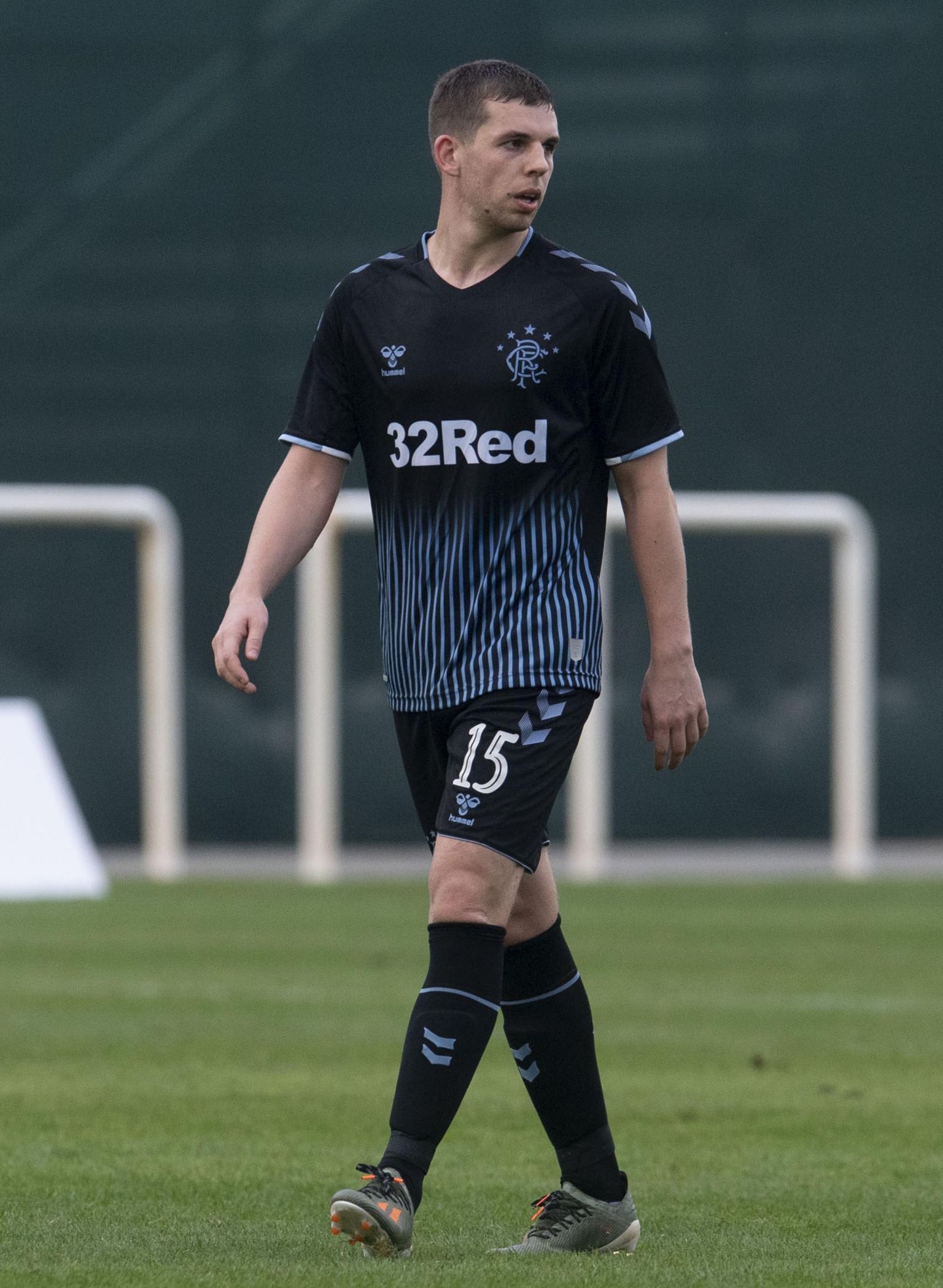 I﻿njury forces ex-Ibrox defender's retirement at age 29 - BBC Sport