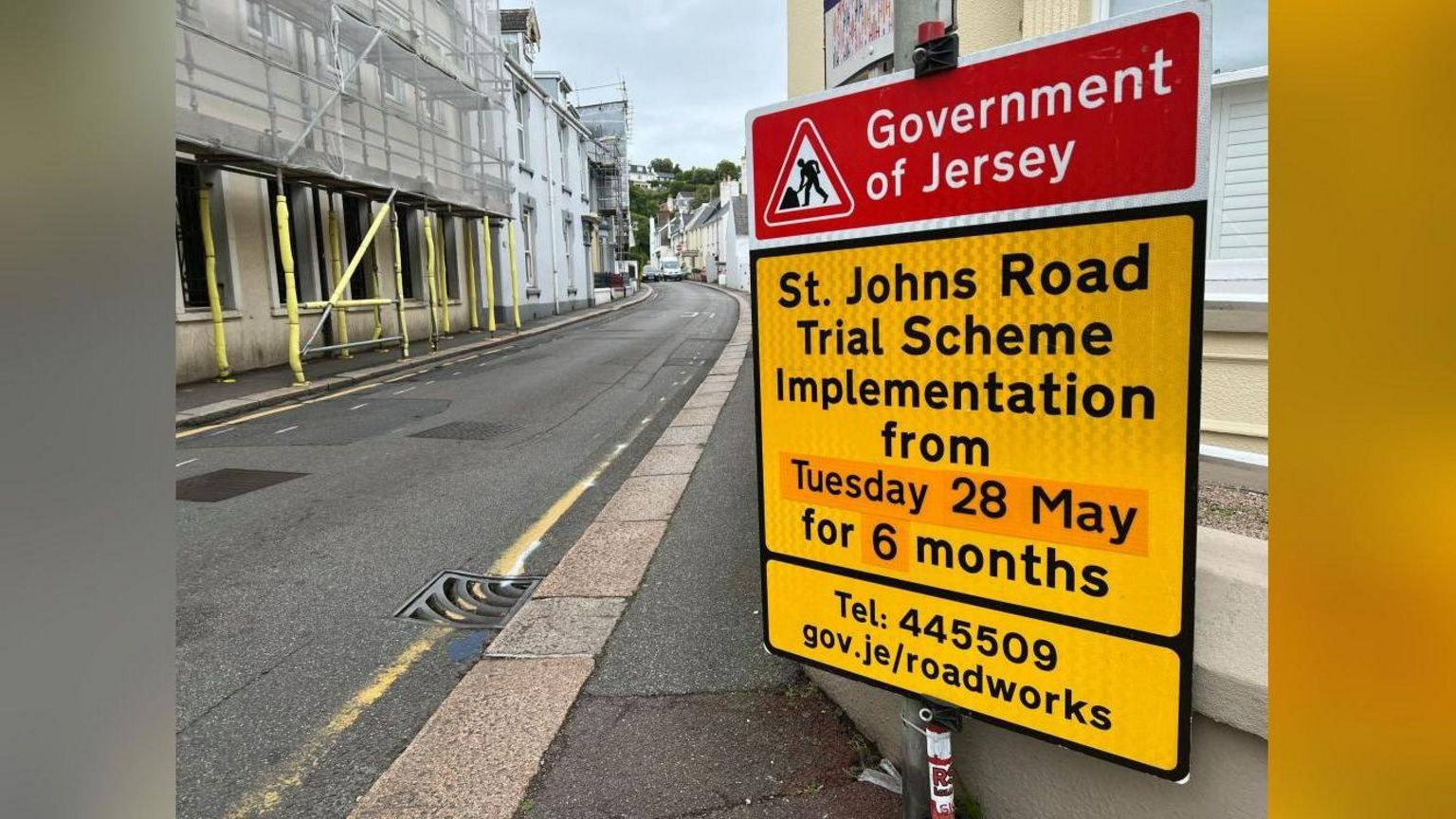 Delayed one-way road trial begins in St Helier - BBC News