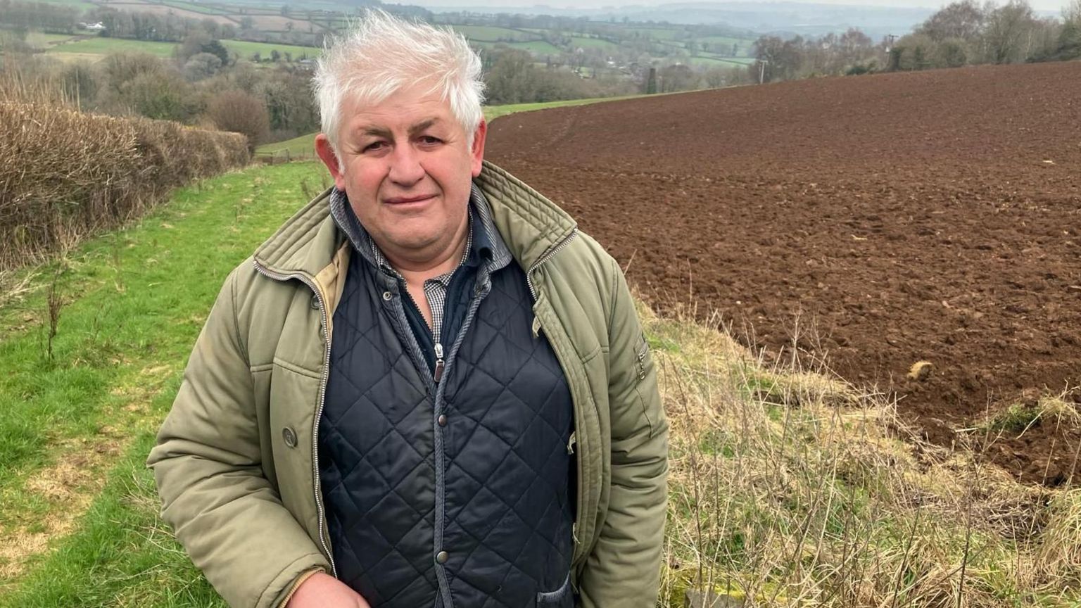 Farmers in east Cornwall take action to reduce run-off - BBC News