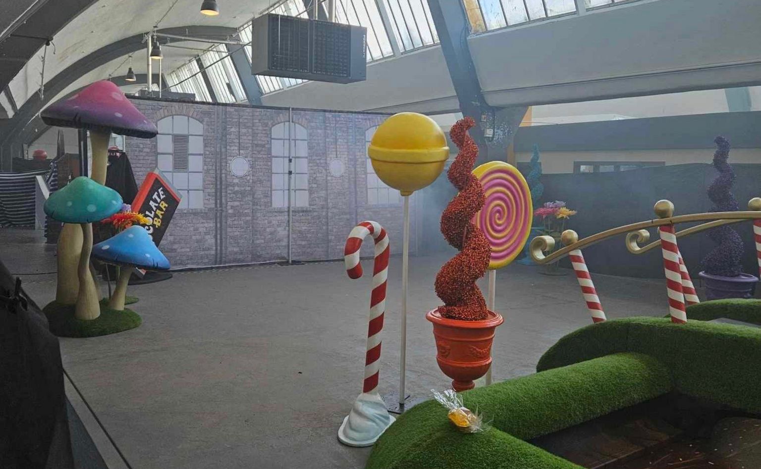 'We went viral as Oompa Loompas but we're just normal people' - BBC News