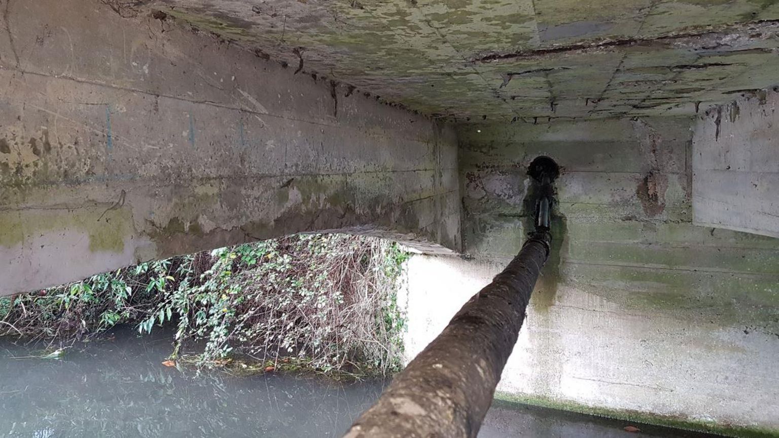 Hundred-year-old bridge to get £1.4m makeover - BBC News