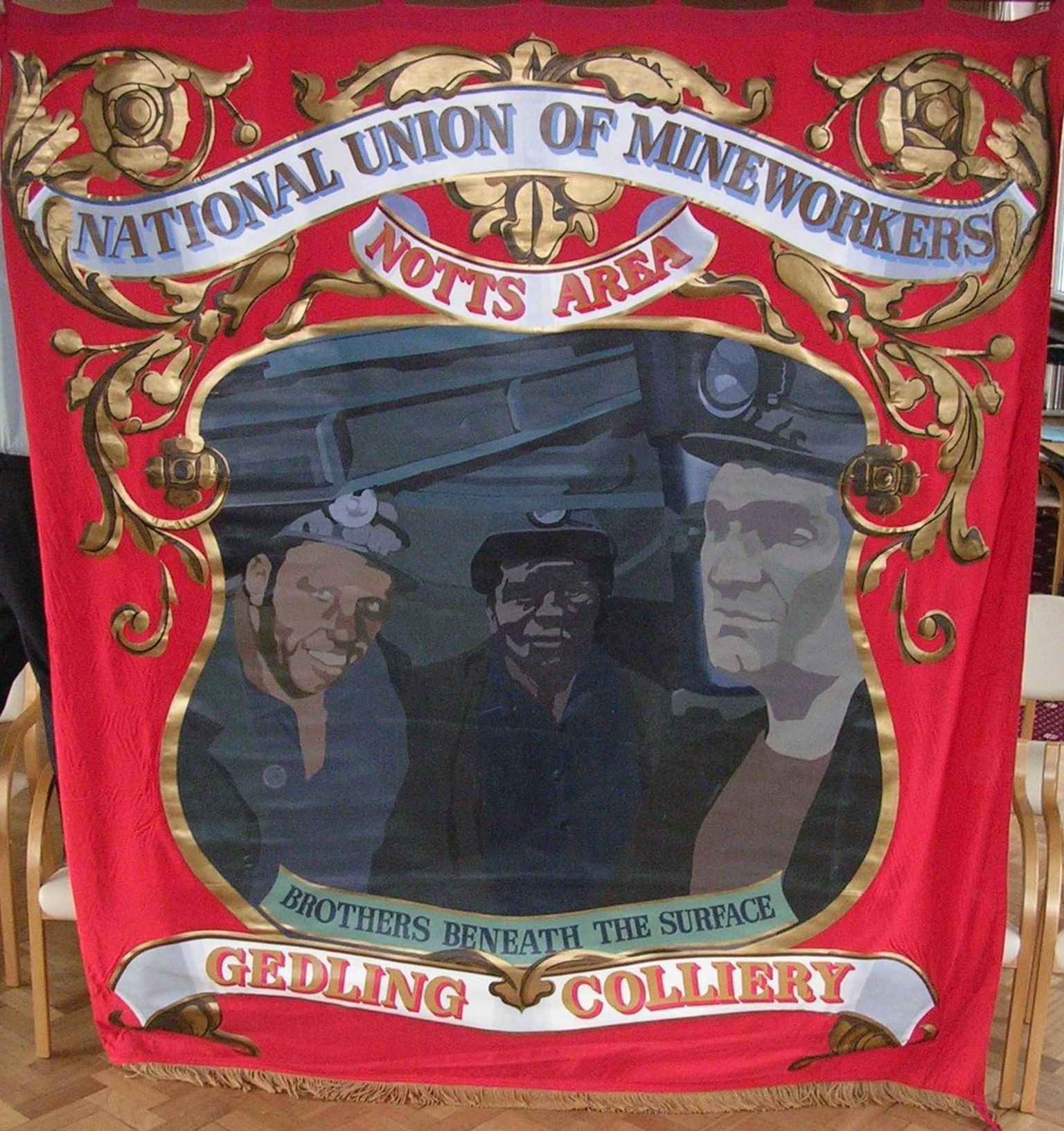Gedling Colliery miners mark 25 years since pit closure - BBC News