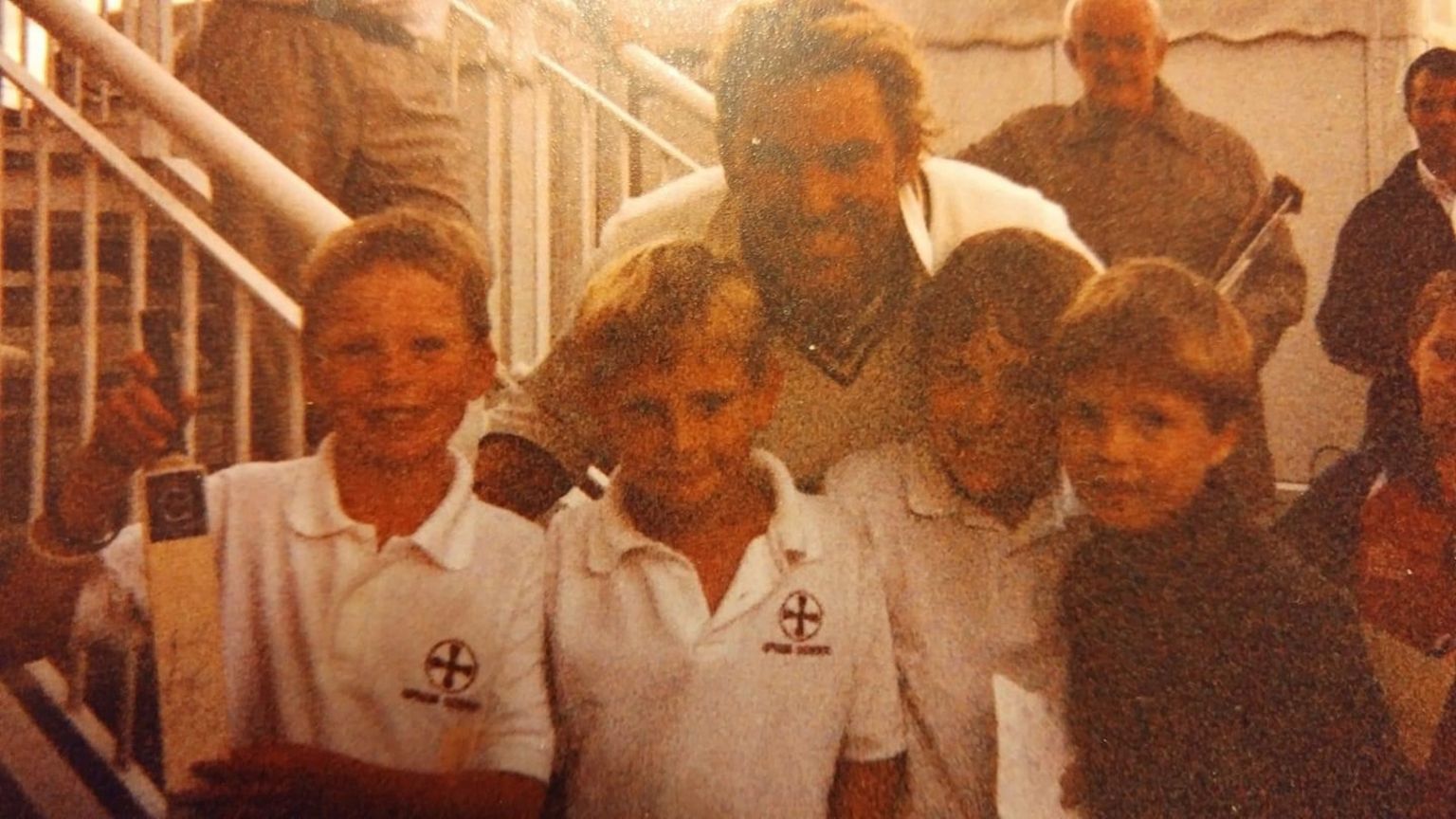 'Shane Warne helped me reconnect with my father' - BBC News