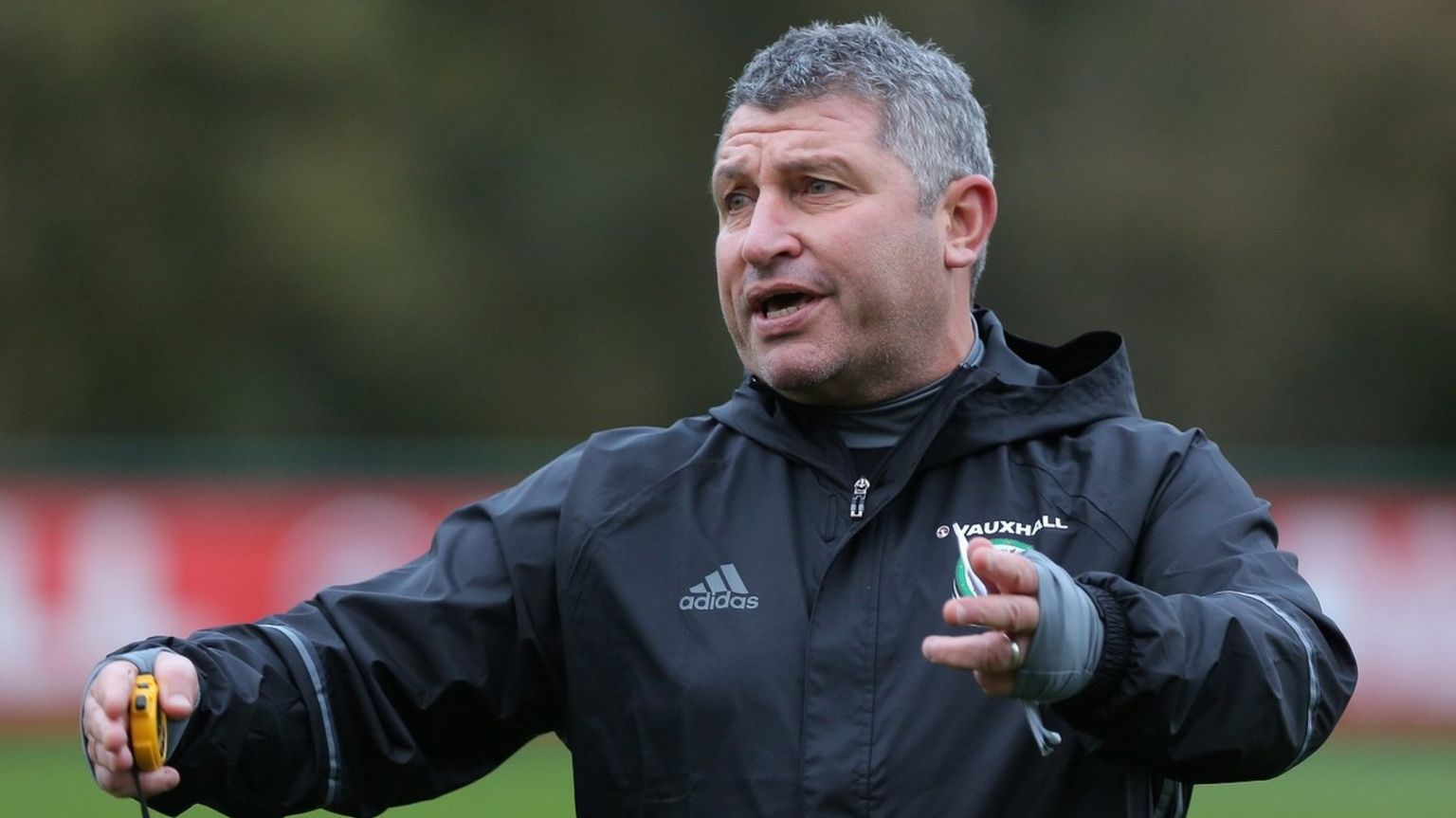 Colofn Osian Roberts: 'Dim Kieffer Moore yw'r ateb bob tro' - BBC Cymru Fyw