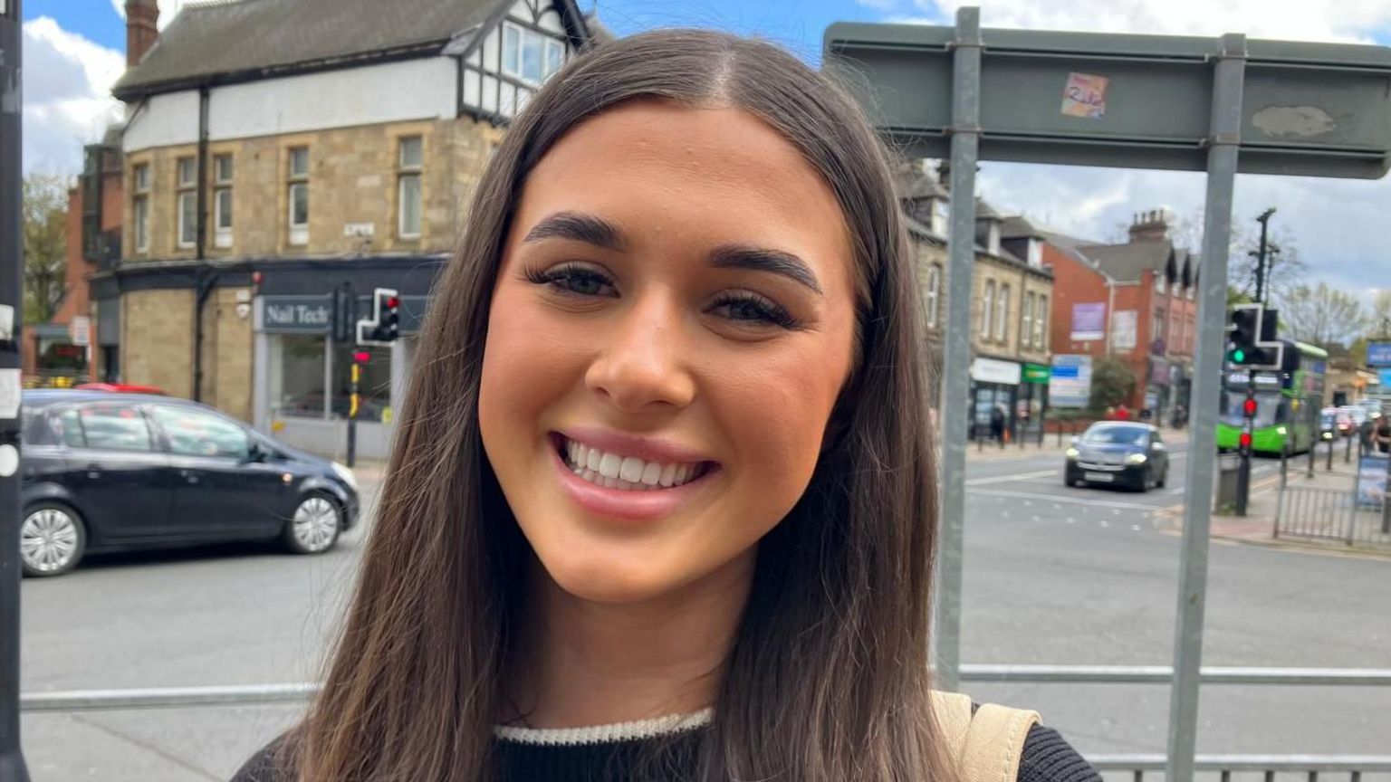 Leeds: Student fraud warning after 'so many' recent cases - BBC News