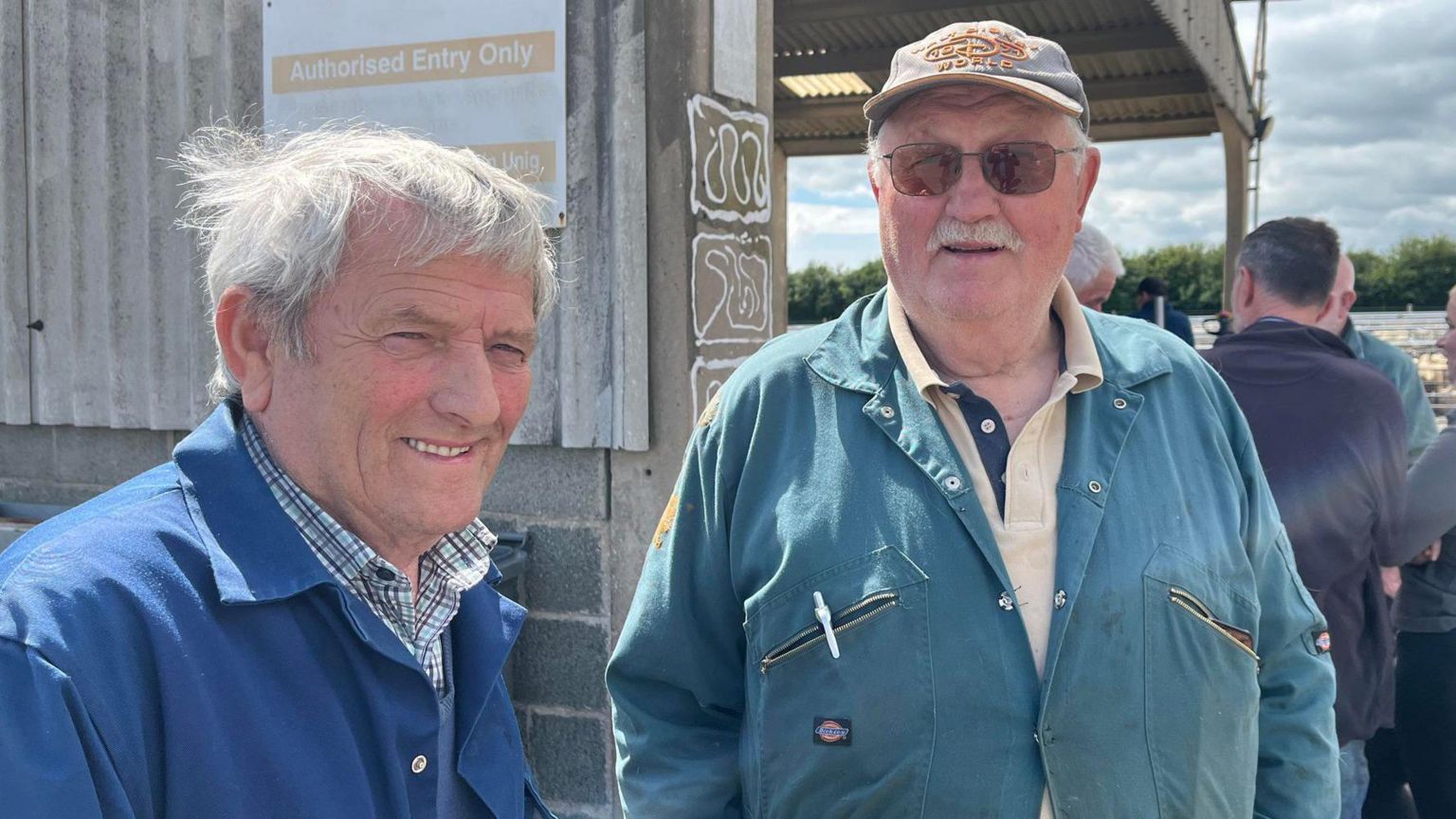 Môn: Etholaeth sy'n ynys ddaearyddol a gwleidyddol - BBC Cymru Fyw