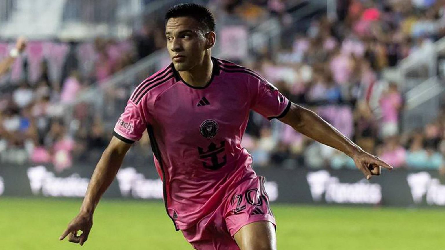 Brighton transfer news: Albion close to Diego Gomez signing - BBC Sport