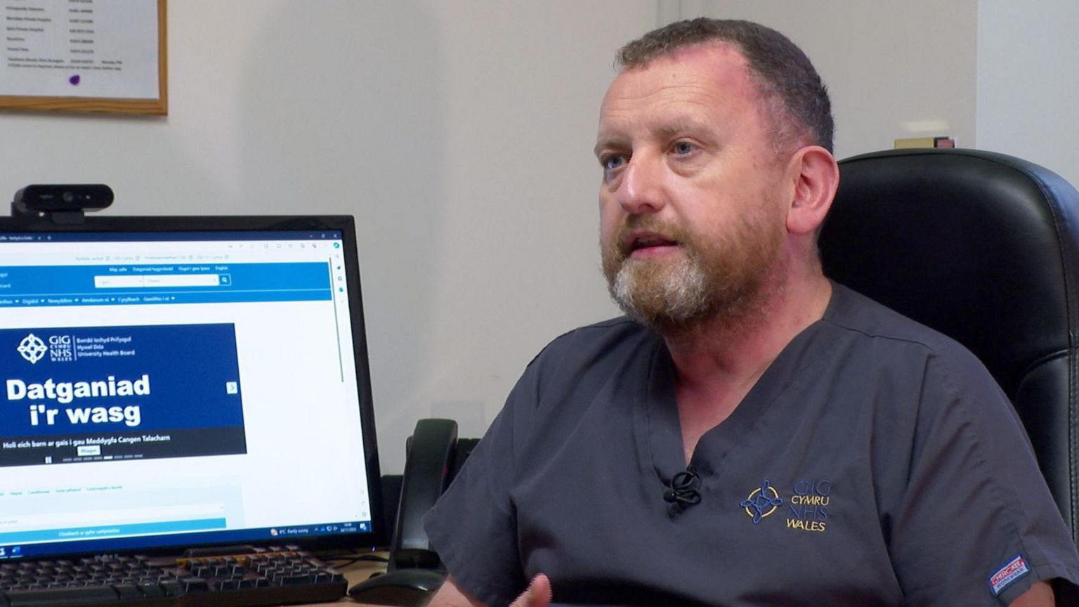 Prinder meddygon: 'Allwn ni ddim gadael i bethau wywo' - BBC Cymru Fyw