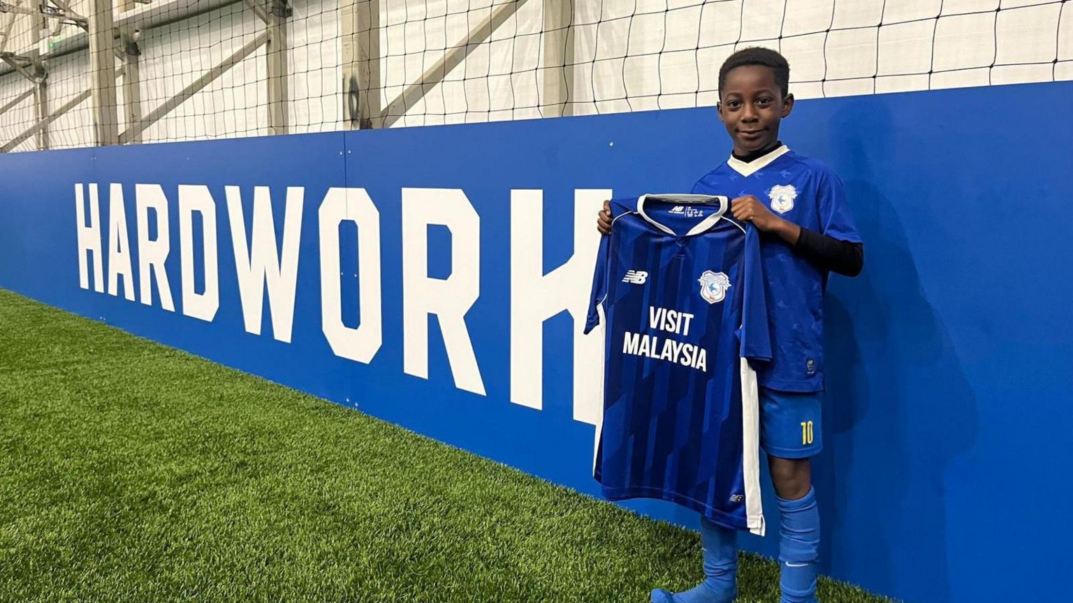 Bristol boy, 8, signs for Cardiff City's academy - BBC News