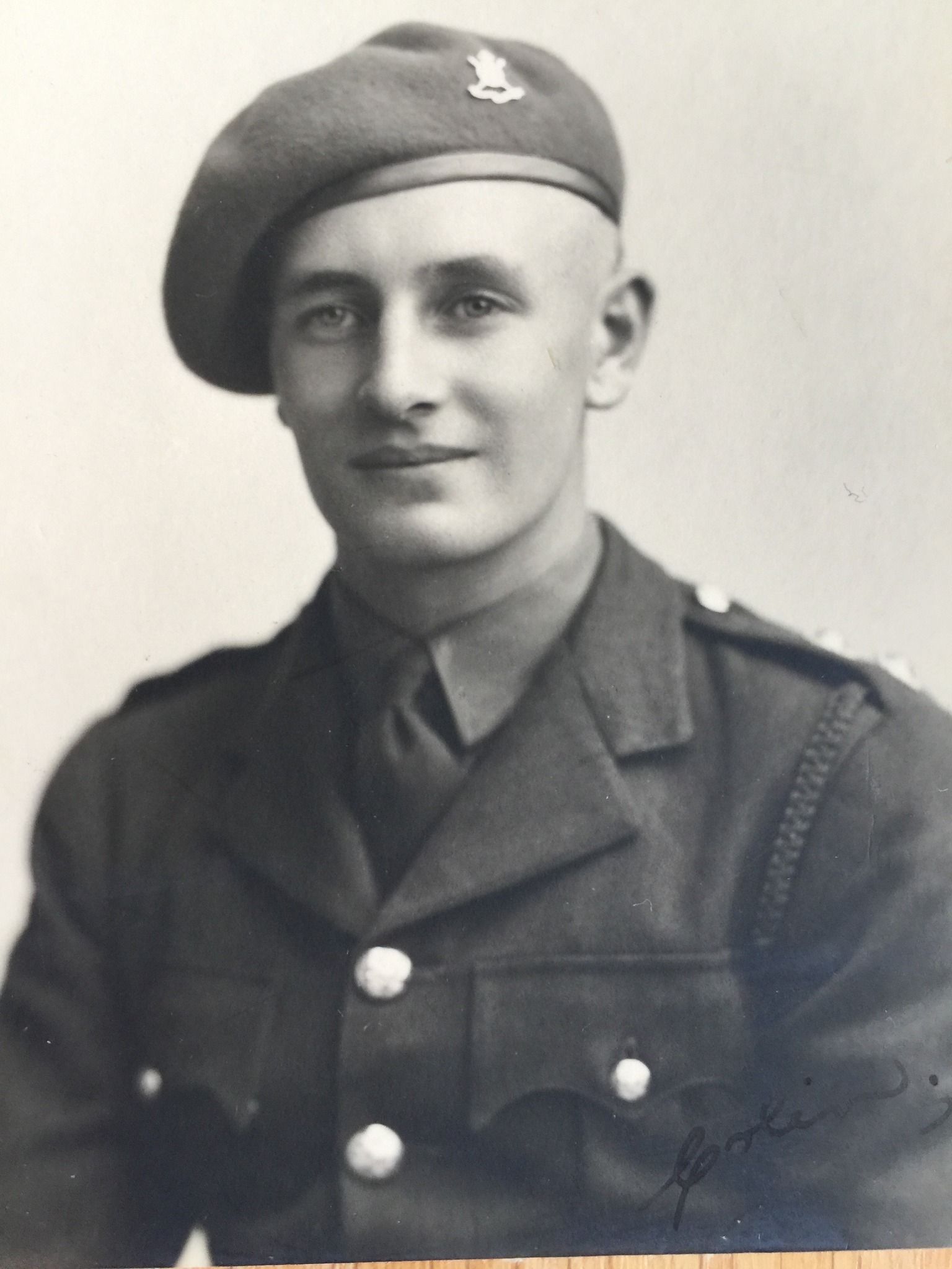 Photographic treasures found hidden in Texas desk - BBC News