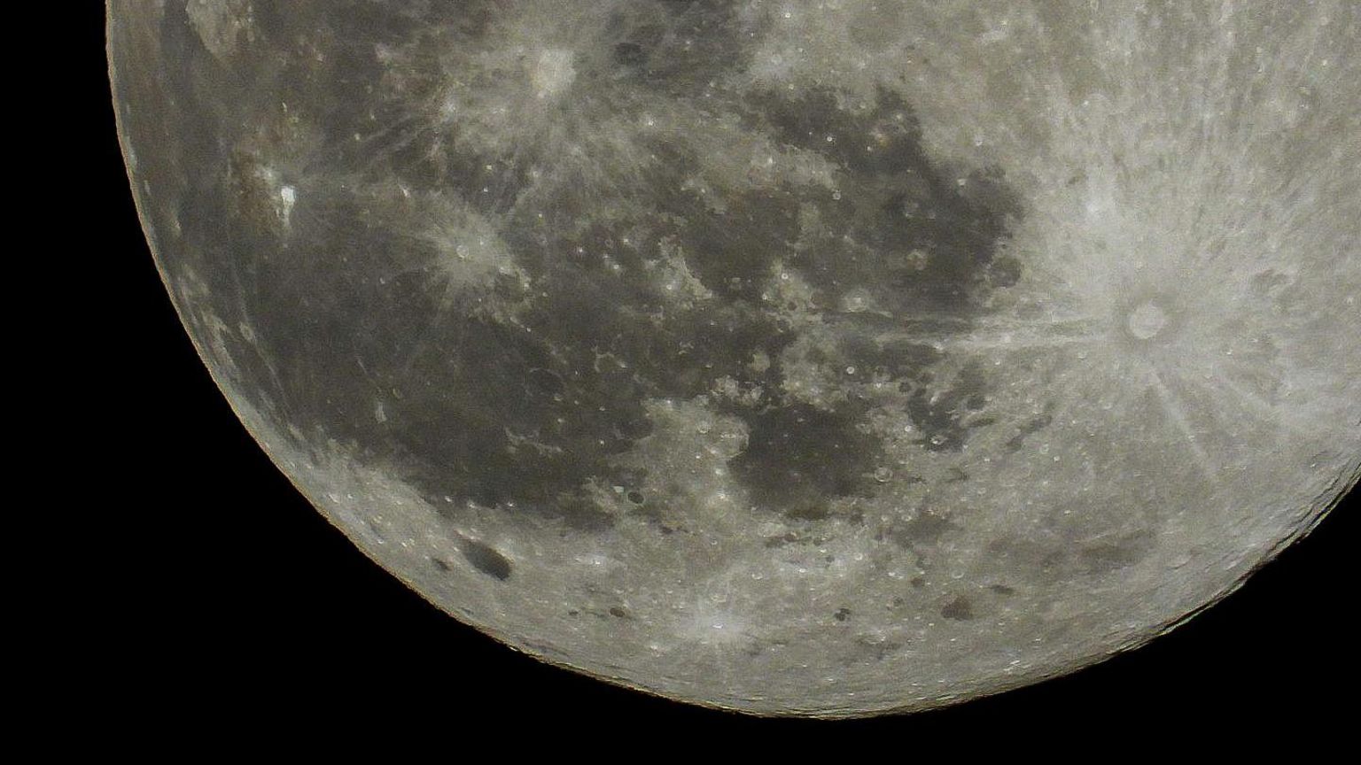 In pictures: Wolf Moon rises across Yorkshire and Lincolnshire - BBC News