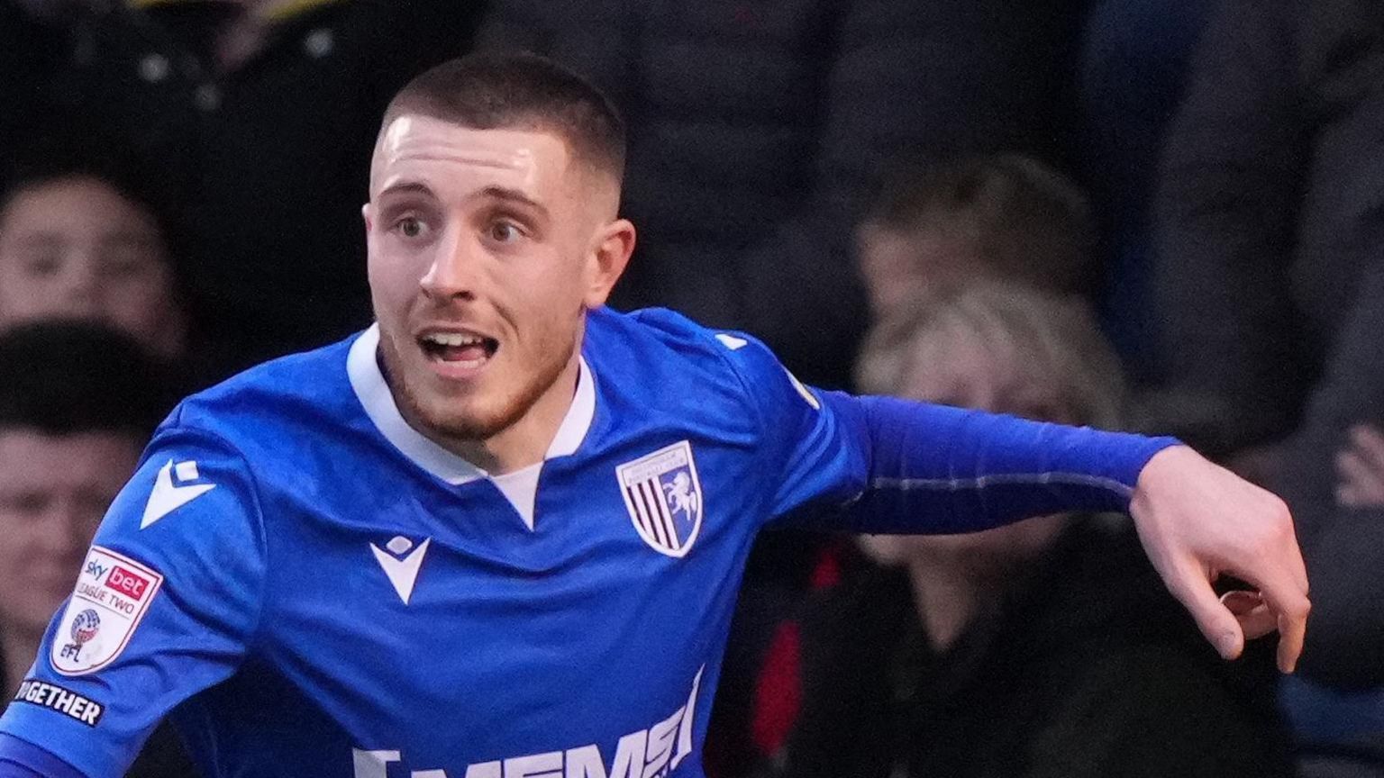 Dom Jefferies: Lincoln City sign midfielder after Gillingham exit - BBC ...